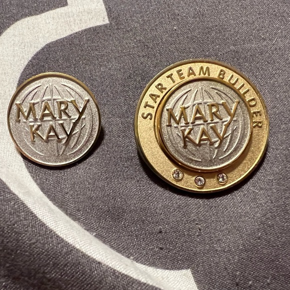Mary Kay | Jewelry | 222 Mary Kay Pins | Poshmark